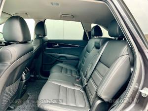 Pelēks Kia Sorento 2018 Tallina, ar dzinēja tilpumu 2.20 L un nobraukumu 189 tūkst. km par 17999 €, foto 14 vietnē AUTOMOTO.COM.LV