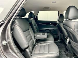 Pelēks Kia Sorento 2018 Tallina, ar dzinēja tilpumu 2.20 L un nobraukumu 189 tūkst. km par 17999 €, foto 18 vietnē AUTOMOTO.COM.LV