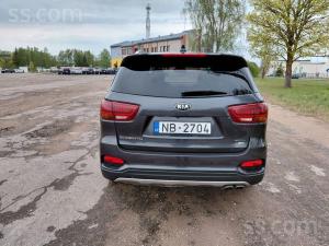 Grey Kia Sorento 2018 in Talsi, with an engine capacity of 2.20 L and mileage of 136 thousand km for 16700 €, photo 6 on AUTOMOTO.COM.LV