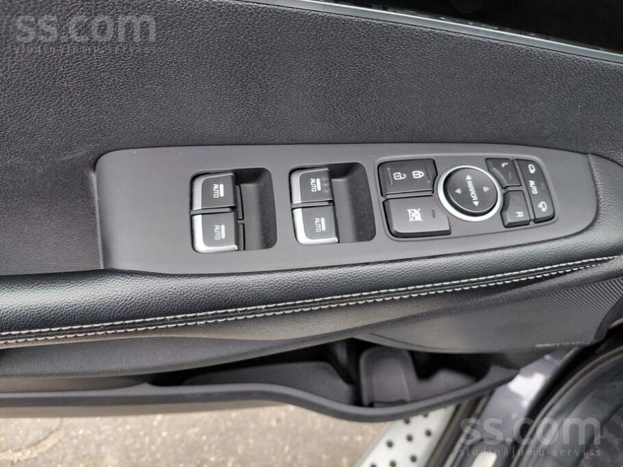 Grey Kia Sorento 2018 in Talsi, with an engine capacity of 2.20 L and mileage of 136 thousand km for 16700 €, photo 18 on AUTOMOTO.COM.LV