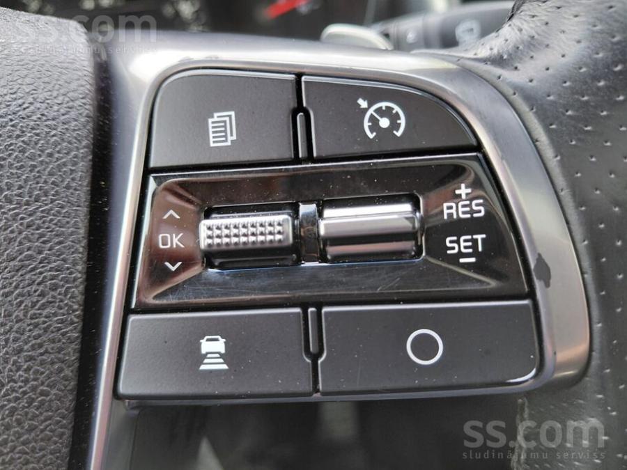 Grey Kia Sorento 2018 in Talsi, with an engine capacity of 2.20 L and mileage of 136 thousand km for 16700 €, photo 32 on AUTOMOTO.COM.LV