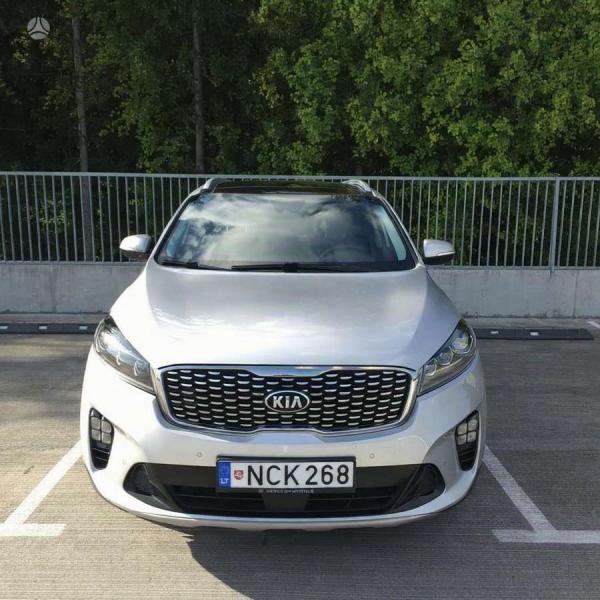 Grey Kia Sorento 2018 in Vilnius, with an engine capacity of 2.20 L and mileage of 206 thousand km for 14900 €, photo 7 on AUTOMOTO.COM.LV