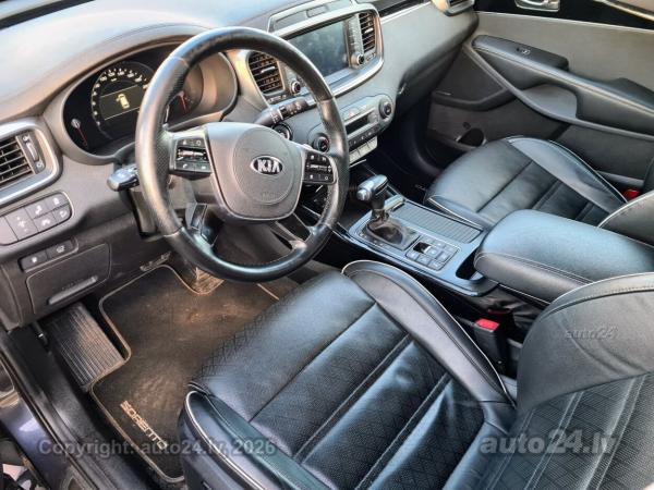 Pelēks Kia Sorento 2018 Tallina, ar dzinēja tilpumu 2.20 L un nobraukumu 221 tūkst. km par 16500 €, foto 7 vietnē AUTOMOTO.COM.LV