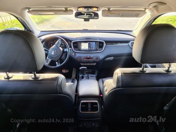 Pelēks Kia Sorento 2018 Tallina, ar dzinēja tilpumu 2.20 L un nobraukumu 221 tūkst. km par 16500 €, foto 9 vietnē AUTOMOTO.COM.LV