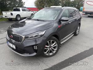 Grey Kia Sorento 2018 in Tallinn, with an engine capacity of 2.20 L and mileage of 166 thousand km for 19600 €, photo 1 on AUTOMOTO.COM.LV