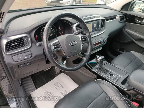 Pelēks Kia Sorento 2018 Tallina, ar dzinēja tilpumu 2.20 L un nobraukumu 166 tūkst. km par 19600 €, foto 7 vietnē AUTOMOTO.COM.LV