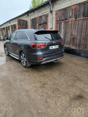 Pelēks Kia Sorento 2019 Rēzekne, ar dzinēja tilpumu 2.20 L un nobraukumu 288 tūkst. km par 20500 €, foto 4 vietnē AUTOMOTO.COM.LV