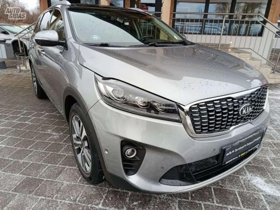 Grey Kia Sorento 2019 in Kaunas, with an engine capacity of 2.20 L and mileage of 60 thousand km for 30599 €, photo 2 on AUTOMOTO.COM.LV