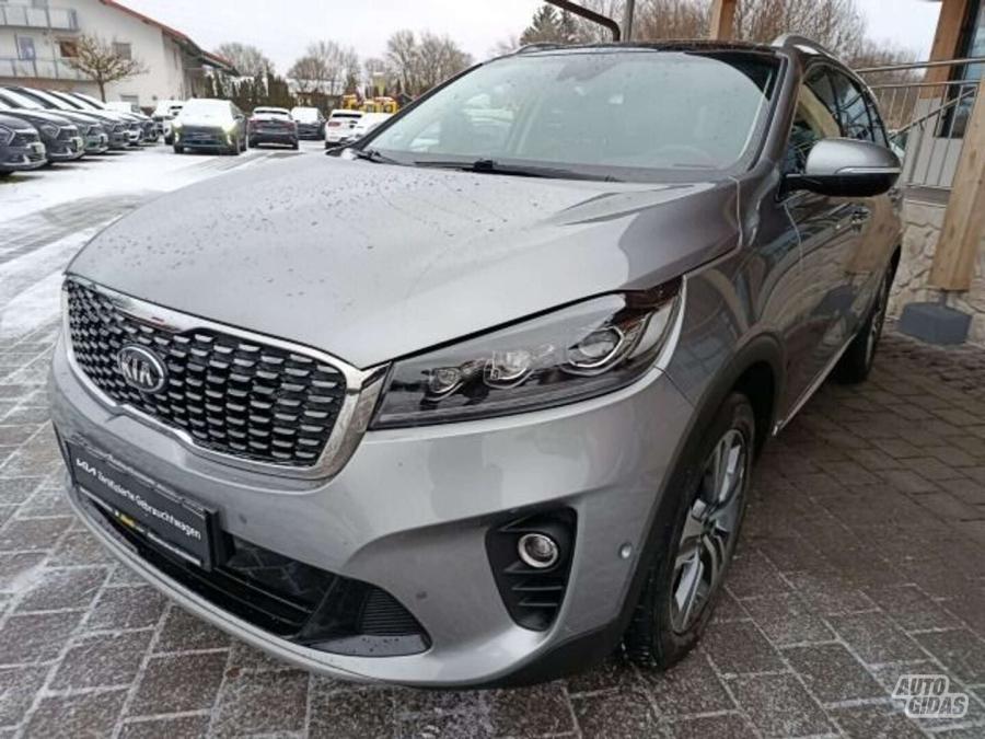 Grey Kia Sorento 2019 in Kaunas, with an engine capacity of 2.20 L and mileage of 60 thousand km for 30599 €, photo 4 on AUTOMOTO.COM.LV