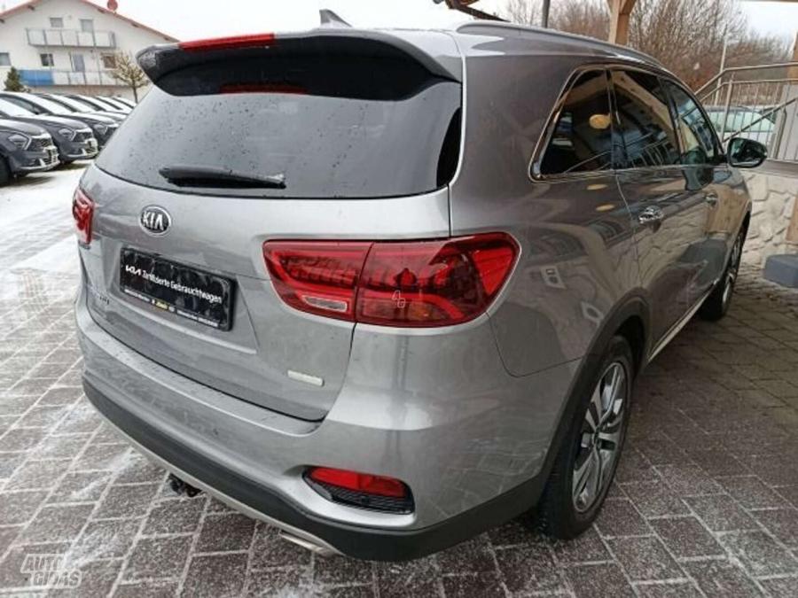 Grey Kia Sorento 2019 in Kaunas, with an engine capacity of 2.20 L and mileage of 60 thousand km for 30599 €, photo 5 on AUTOMOTO.COM.LV