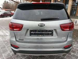 Grey Kia Sorento 2019 in Kaunas, with an engine capacity of 2.20 L and mileage of 60 thousand km for 30599 €, photo 6 on AUTOMOTO.COM.LV