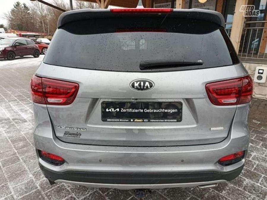 Grey Kia Sorento 2019 in Kaunas, with an engine capacity of 2.20 L and mileage of 60 thousand km for 30599 €, photo 6 on AUTOMOTO.COM.LV