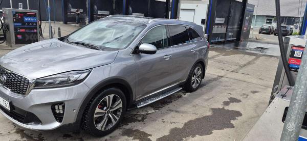 Pelēks Kia Sorento 2019 Viļņa, ar dzinēja tilpumu 2.20 L un nobraukumu 145 tūkst. km par 19500 €, foto 2 vietnē AUTOMOTO.COM.LV