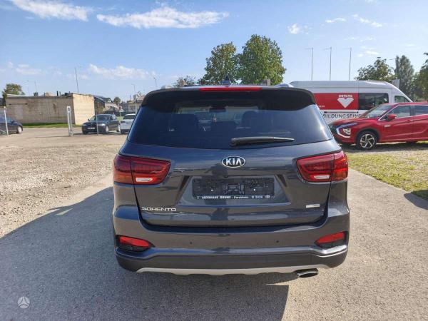 Kia Sorento 2019 Šauļi vietnē Pelēks Kia Sorento 2019 Šauļi, ar dzinēja tilpumu 2.20 L un nobraukumu 81 tūkst. km par 15900 €, foto 7 vietnē AUTOMOTO.COM.LV
