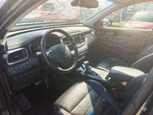 Grey Kia Sorento 2019 in Siauliai, with an engine capacity of 2.20 L and mileage of 81 thousand km for 15900 €, photo 8 on AUTOMOTO.COM.LV