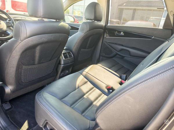 Kia Sorento 2019 Šauļi vietnē Pelēks Kia Sorento 2019 Šauļi, ar dzinēja tilpumu 2.20 L un nobraukumu 81 tūkst. km par 15900 €, foto 11 vietnē AUTOMOTO.COM.LV