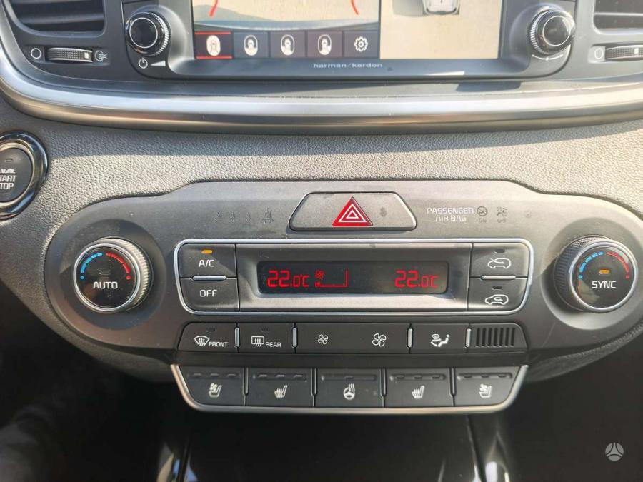 Grey Kia Sorento 2019 in Siauliai, with an engine capacity of 2.20 L and mileage of 81 thousand km for 15900 €, photo 21 on AUTOMOTO.COM.LV