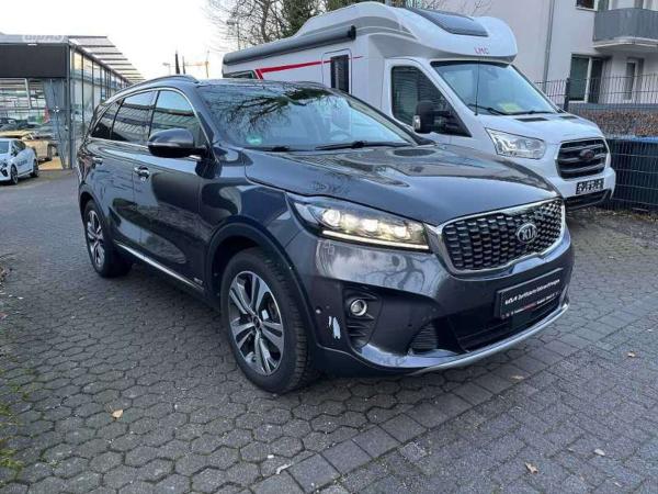 Grey Kia Sorento 2020 in Kaunas, with an engine capacity of 2.20 L and mileage of 60 thousand km for 30743 €, photo 3 on AUTOMOTO.COM.LV