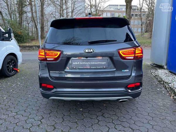 Grey Kia Sorento 2020 in Kaunas, with an engine capacity of 2.20 L and mileage of 60 thousand km for 30743 €, photo 5 on AUTOMOTO.COM.LV