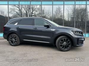 Grey Kia Sorento 2020 in Tallinn, with an engine capacity of 2.20 L and mileage of 127 thousand km for 29880 €, photo 4 on AUTOMOTO.COM.LV