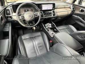 Grey Kia Sorento 2020 in Tallinn, with an engine capacity of 2.20 L and mileage of 127 thousand km for 29880 €, photo 9 on AUTOMOTO.COM.LV