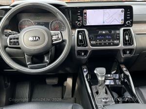 Grey Kia Sorento 2020 in Tallinn, with an engine capacity of 2.20 L and mileage of 127 thousand km for 29880 €, photo 10 on AUTOMOTO.COM.LV