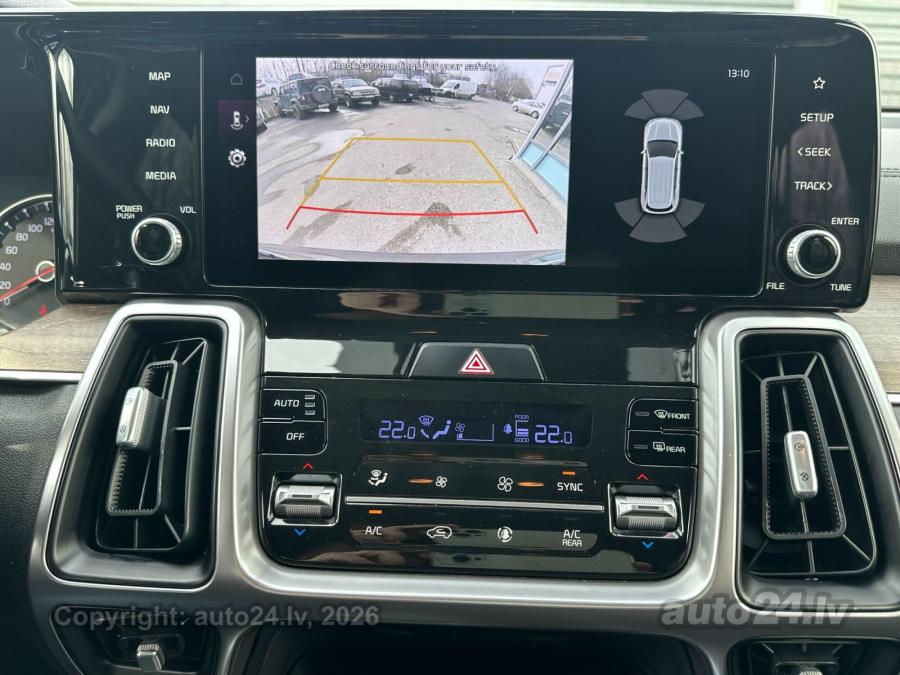 Grey Kia Sorento 2020 in Tallinn, with an engine capacity of 2.20 L and mileage of 127 thousand km for 29880 €, photo 12 on AUTOMOTO.COM.LV