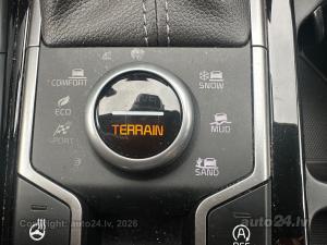 Grey Kia Sorento 2020 in Tallinn, with an engine capacity of 2.20 L and mileage of 127 thousand km for 29880 €, photo 13 on AUTOMOTO.COM.LV