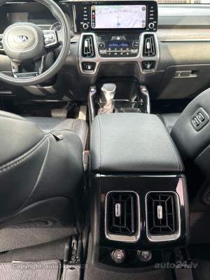 Grey Kia Sorento 2020 in Tallinn, with an engine capacity of 2.20 L and mileage of 127 thousand km for 29880 €, photo 14 on AUTOMOTO.COM.LV