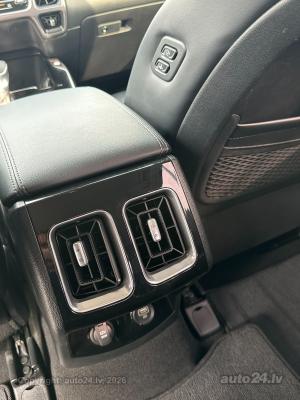 Grey Kia Sorento 2020 in Tallinn, with an engine capacity of 2.20 L and mileage of 127 thousand km for 29880 €, photo 17 on AUTOMOTO.COM.LV