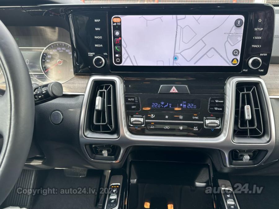 Grey Kia Sorento 2020 in Tallinn, with an engine capacity of 2.20 L and mileage of 127 thousand km for 29880 €, photo 20 on AUTOMOTO.COM.LV