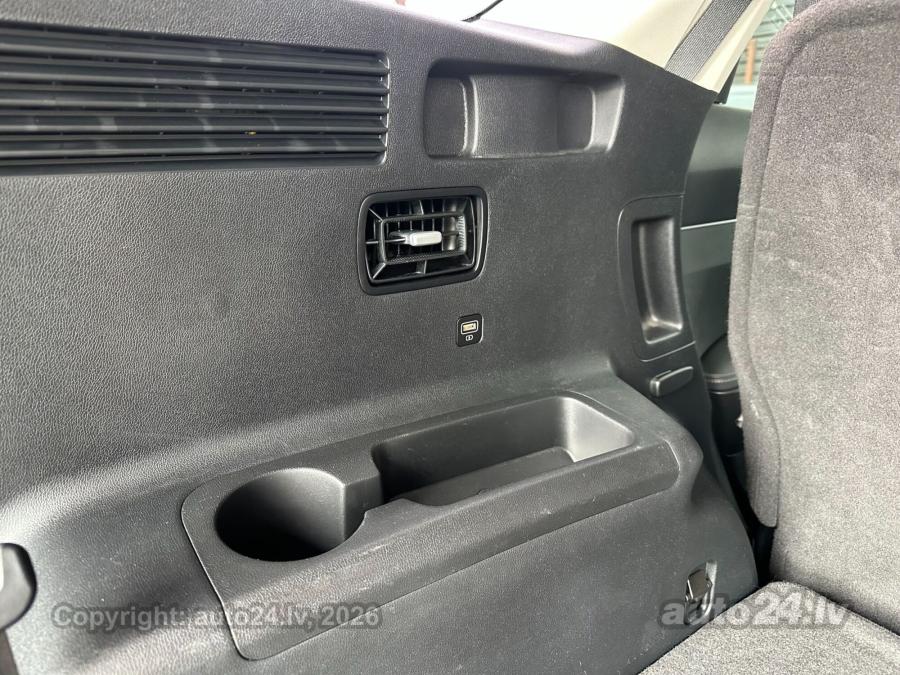 Grey Kia Sorento 2020 in Tallinn, with an engine capacity of 2.20 L and mileage of 127 thousand km for 29880 €, photo 25 on AUTOMOTO.COM.LV