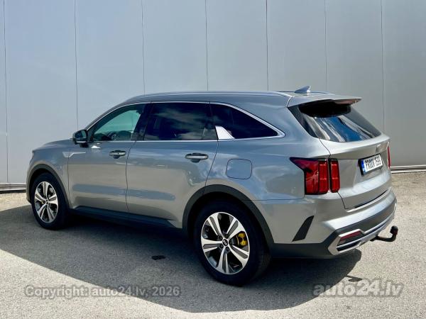 Pelēks Kia Sorento 2020 Tallina, ar dzinēja tilpumu 2.20 L un nobraukumu 126 tūkst. km par 29999 €, foto 3 vietnē AUTOMOTO.COM.LV