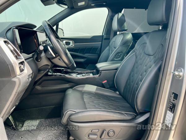 Pelēks Kia Sorento 2020 Tallina, ar dzinēja tilpumu 2.20 L un nobraukumu 126 tūkst. km par 29999 €, foto 10 vietnē AUTOMOTO.COM.LV
