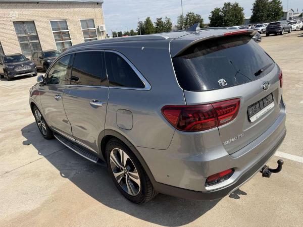 Pelēks Kia Sorento 2020 Šauļi, ar dzinēja tilpumu 0.00 L un nobraukumu 230 tūkst. km par 12900 €, foto 4 vietnē AUTOMOTO.COM.LV