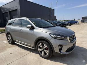 Grey Kia Sorento 2020 in Siauliai, with an engine capacity of 2.20 L and mileage of 230 thousand km for 12900 €, photo  on AUTOMOTO.COM.LV