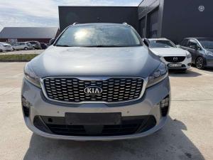 Grey Kia Sorento 2020 in Siauliai, with an engine capacity of 2.20 L and mileage of 230 thousand km for 12900 €, photo 4 on AUTOMOTO.COM.LV
