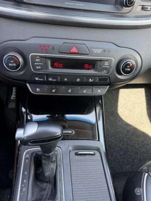 Grey Kia Sorento 2020 in Siauliai, with an engine capacity of 2.20 L and mileage of 230 thousand km for 12900 €, photo 14 on AUTOMOTO.COM.LV