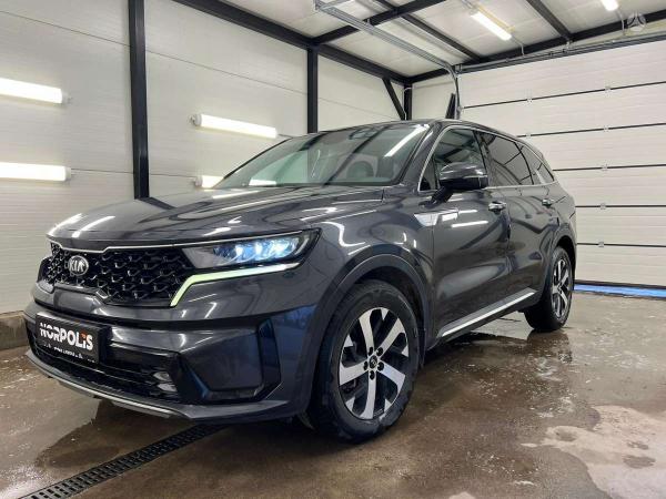 Grey Kia Sorento 2020 in Vilnius, with an engine capacity of 2.15 L and mileage of 283 thousand km for 19400 €, photo 4 on AUTOMOTO.COM.LV