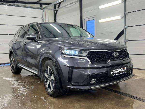 Grey Kia Sorento 2020 in Vilnius, with an engine capacity of 2.15 L and mileage of 283 thousand km for 19400 €, photo 5 on AUTOMOTO.COM.LV