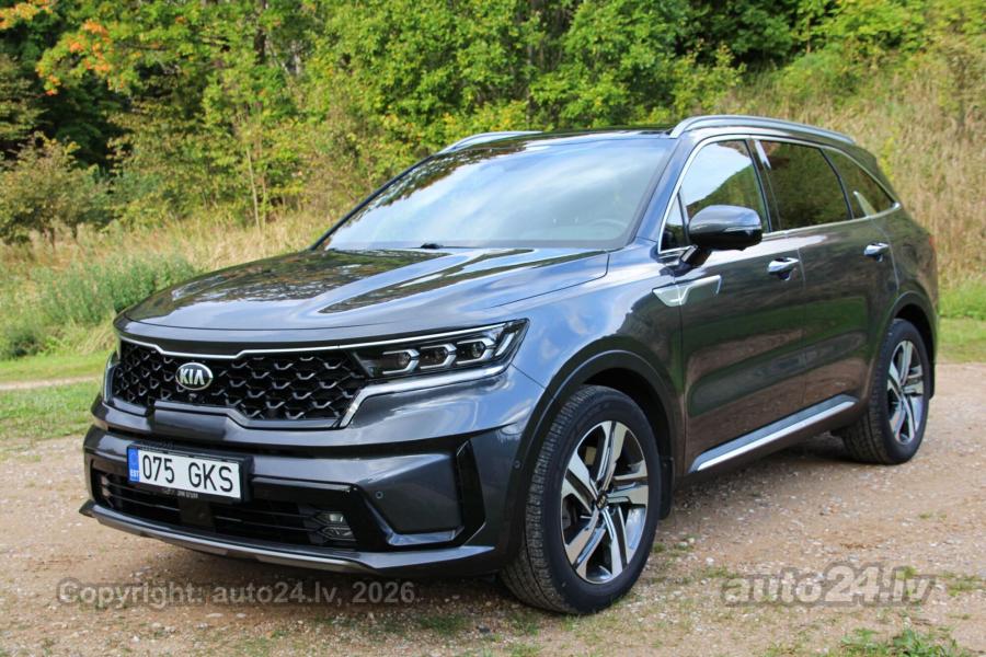 Grey Kia Sorento 2020 in Tallinn, with an engine capacity of 2.20 L and mileage of 89 thousand km for 32500 €, photo 5 on AUTOMOTO.COM.LV