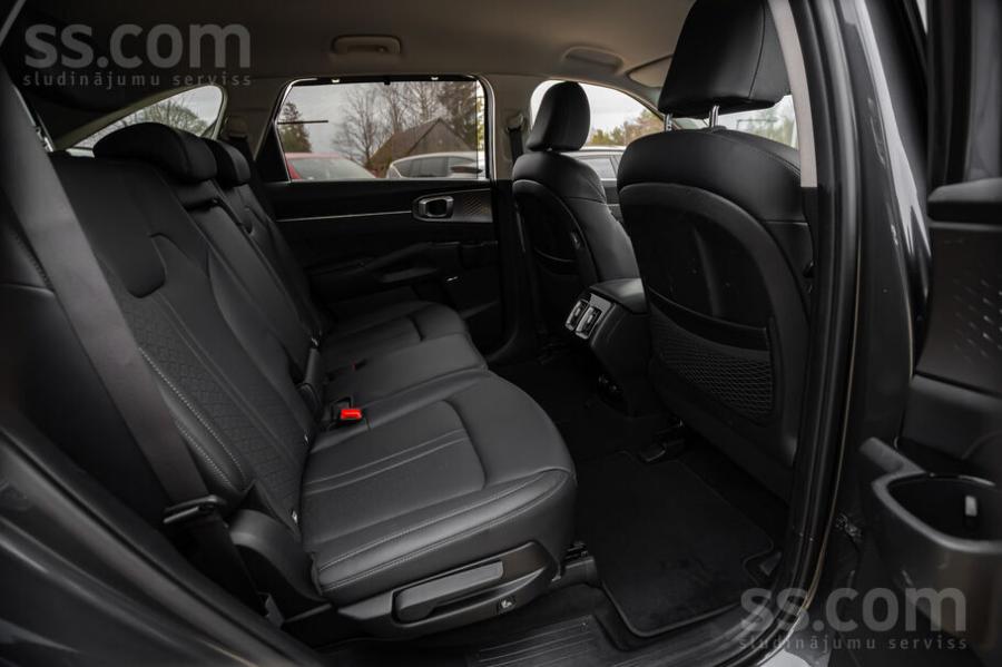 Pelēks Kia Sorento 2021 Jelgava, ar dzinēja tilpumu 1.60 L un nobraukumu 255 tūkst. km par 23500 €, foto 12 vietnē AUTOMOTO.COM.LV