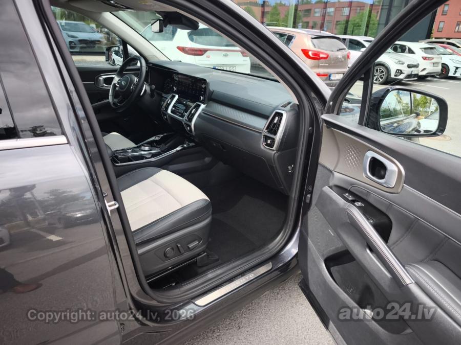 Pelēks Kia Sorento 2021 Tallina, ar dzinēja tilpumu 2.20 L un nobraukumu 87 tūkst. km par 32900 €, foto 7 vietnē AUTOMOTO.COM.LV