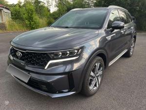 Grey Kia Sorento 2021 in Vilnius, with an engine capacity of 1.60 L and mileage of 96 thousand km for 32450 €, photo  on AUTOMOTO.COM.LV