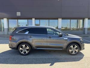 Pelēks Kia Sorento 2021 Viļņa, ar dzinēja tilpumu 1.60 L un nobraukumu 96 tūkst. km par 32350 €, foto 3 vietnē AUTOMOTO.COM.LV