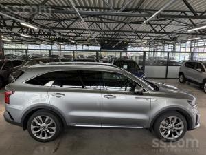 Grey Kia Sorento 2021 in Riga, with an engine capacity of 2.20 L and mileage of 144 thousand km for 26900 €, photo 6 on AUTOMOTO.COM.LV