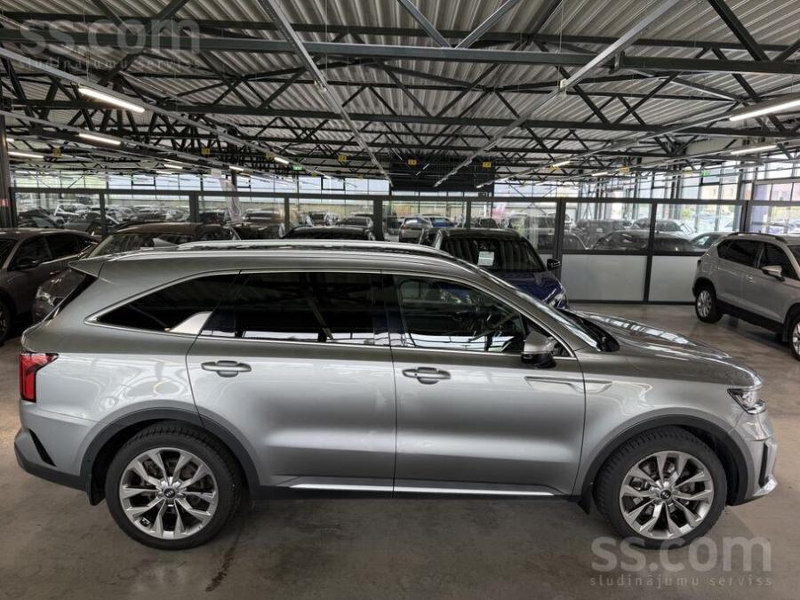 Grey Kia Sorento 2021 in Riga, with an engine capacity of 2.20 L and mileage of 144 thousand km for 26900 €, photo 6 on AUTOMOTO.COM.LV