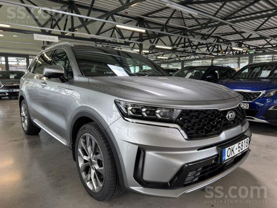 Grey Kia Sorento 2021 in Riga, with an engine capacity of 2.20 L and mileage of 144 thousand km for 26900 €, photo 7 on AUTOMOTO.COM.LV
