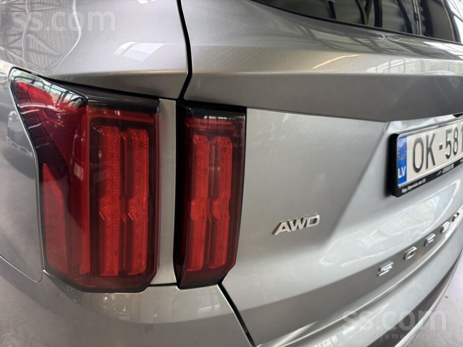 Grey Kia Sorento 2021 in Riga, with an engine capacity of 2.20 L and mileage of 144 thousand km for 26900 €, photo 10 on AUTOMOTO.COM.LV