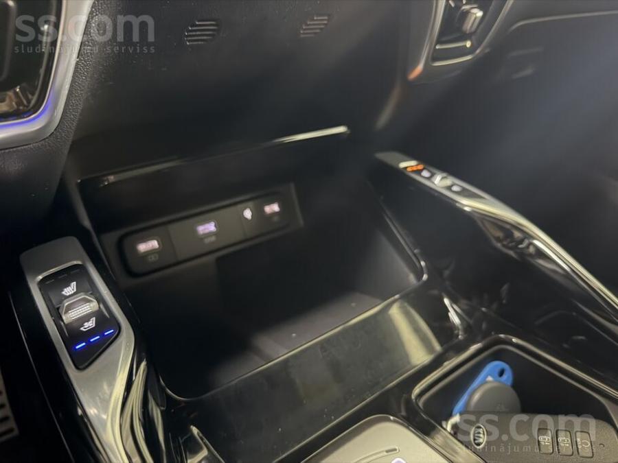 Grey Kia Sorento 2021 in Riga, with an engine capacity of 2.20 L and mileage of 144 thousand km for 26900 €, photo 23 on AUTOMOTO.COM.LV